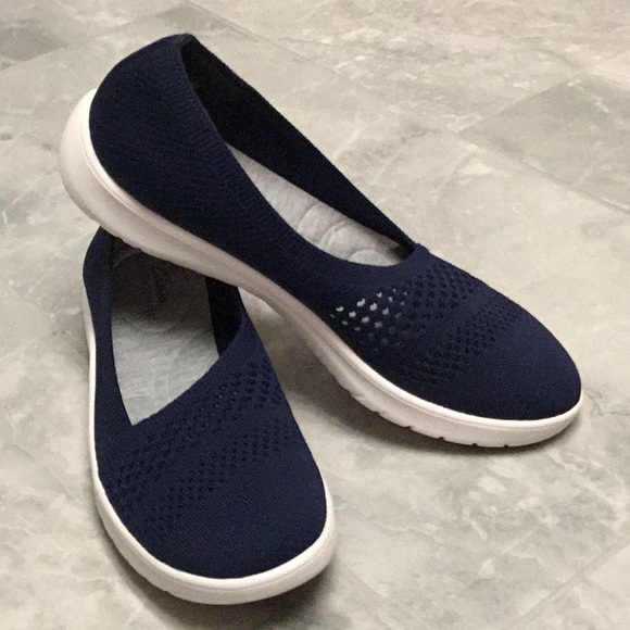 Cloudsteppers by Clarks | Shoes | Clarks Cloudsteppers 9m Slipons ...